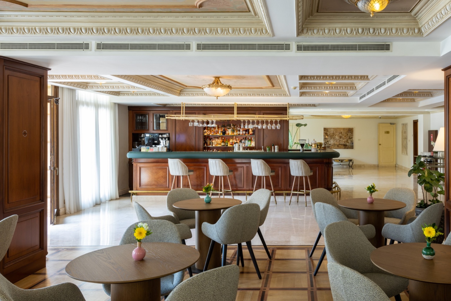 Rooftop restaurant Athens with Acropolis view || Electra Palace Athens