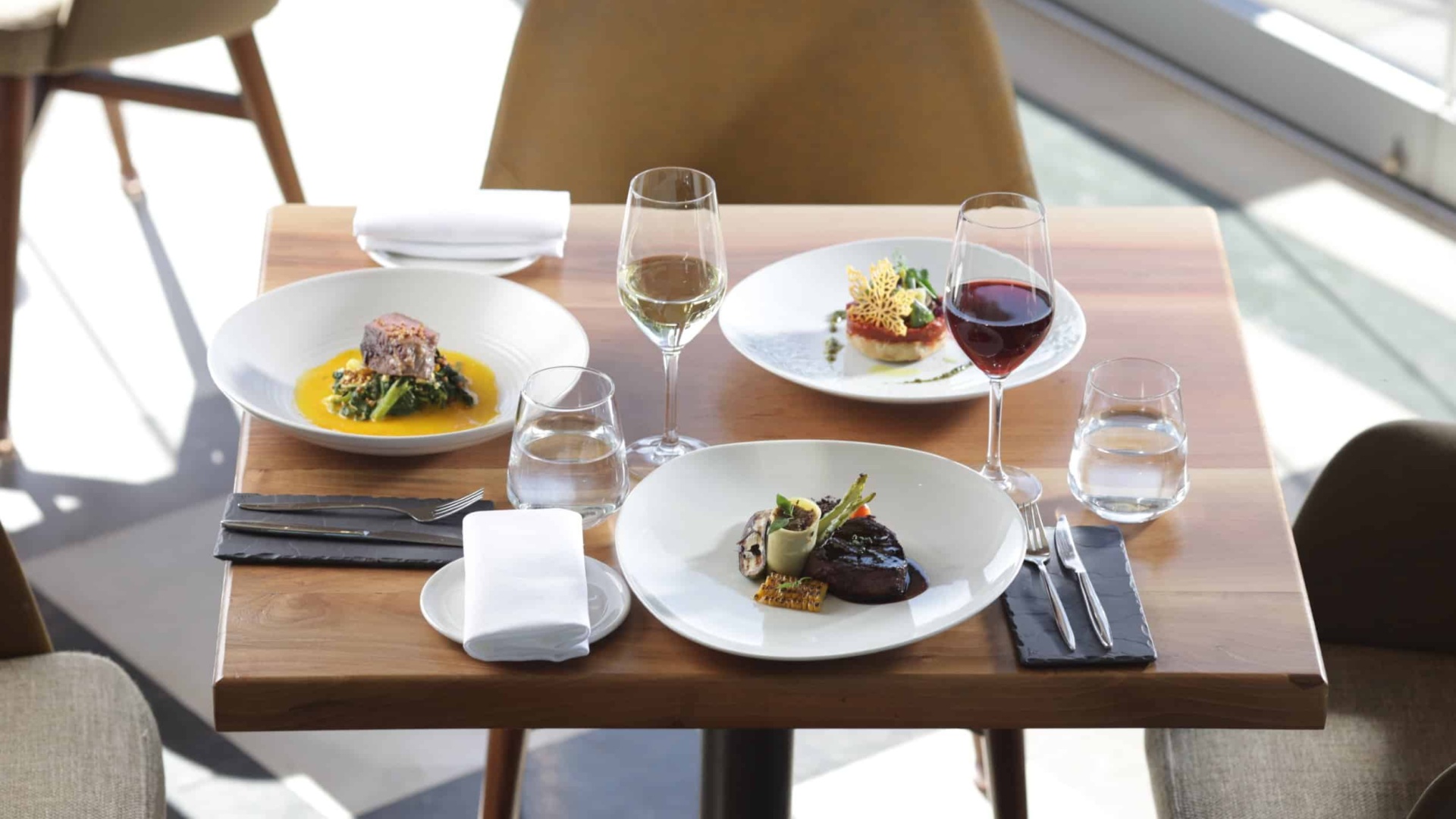 Acropolis view rooftop restaurant Athens || Electra Palace Athens