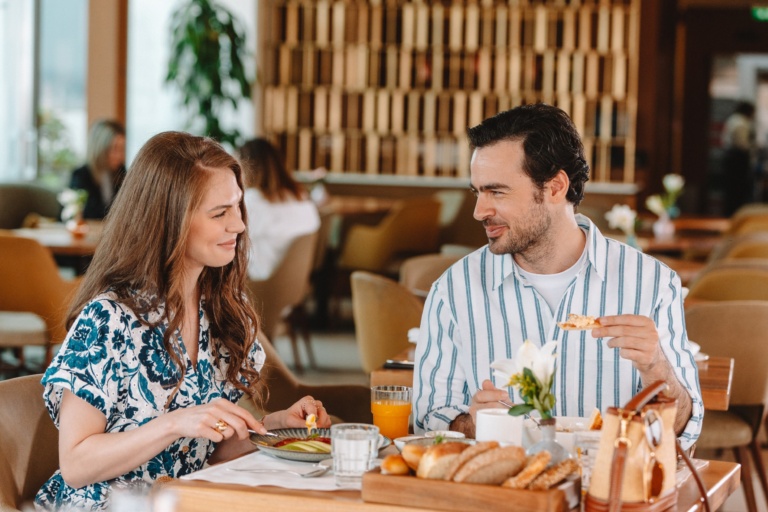 Rooftop restaurant Athens with Acropolis view || Electra Palace Athens